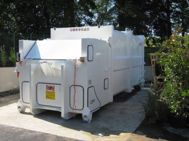 Nassmüllpresse / AJK Schwingkolbenpresse - TOEL Recycling AG