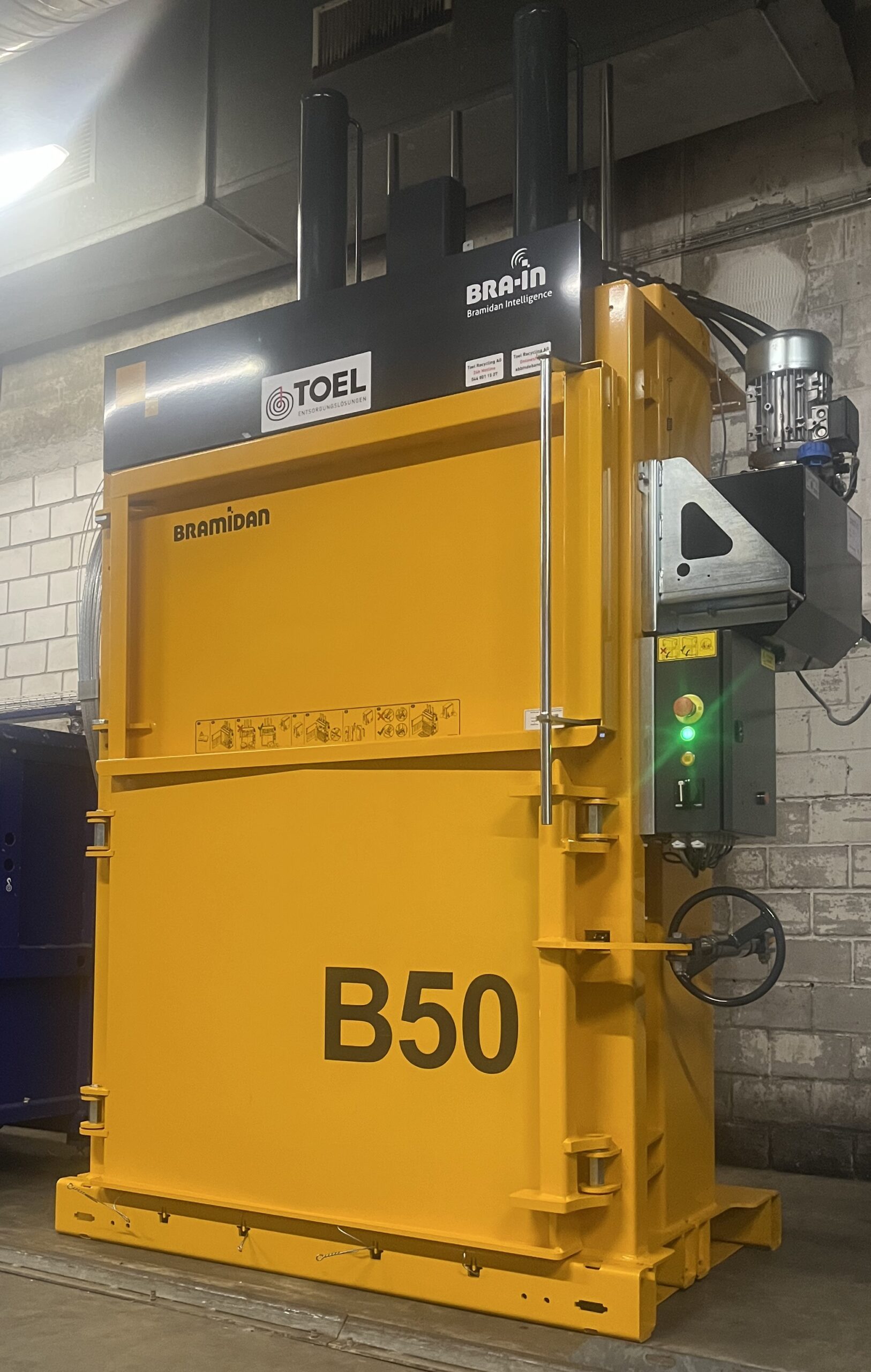 Ballenpresse Bramidan B50 Vorführmaschine - TOEL Recycling
